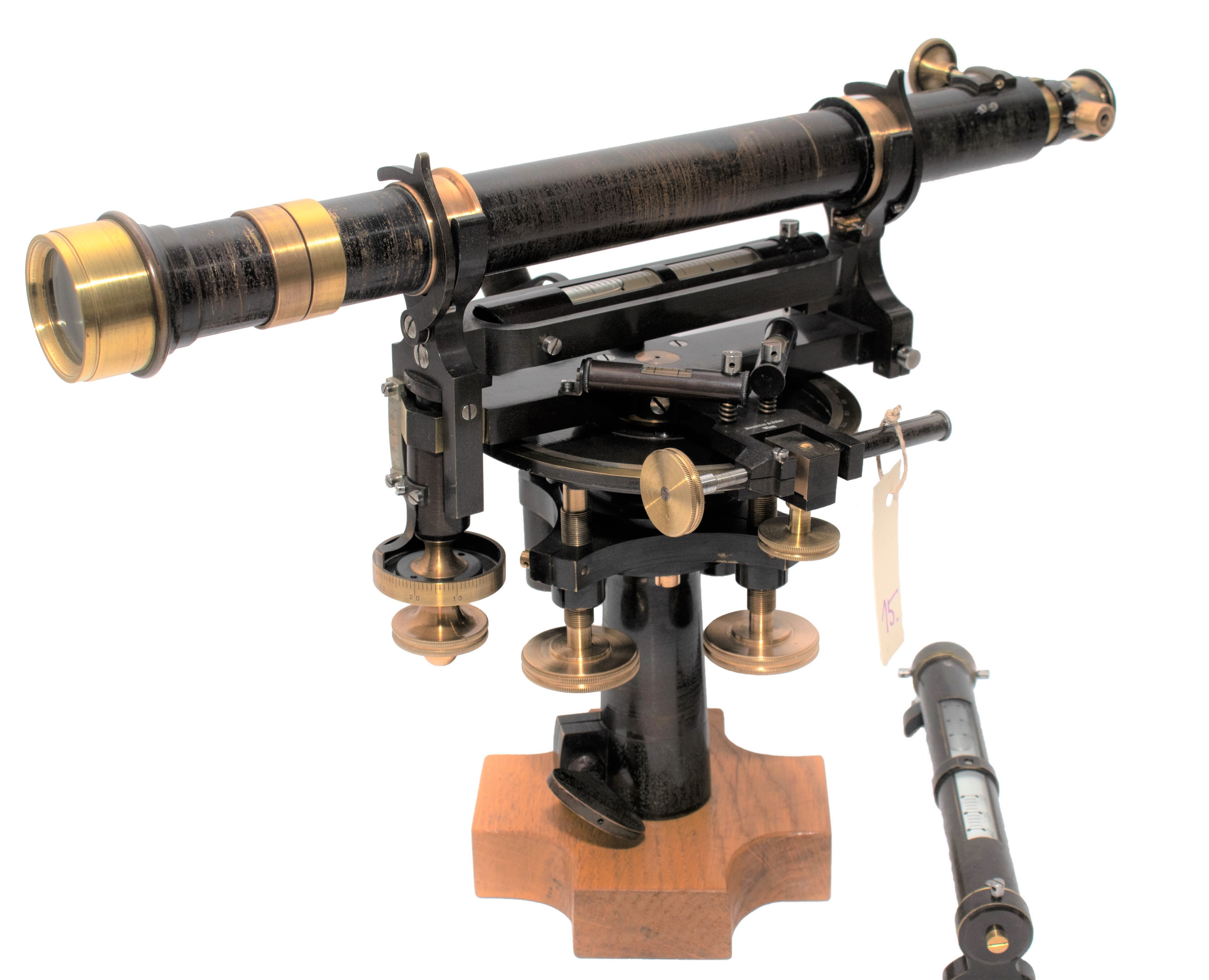 Zbirka geodetskih instrumentov - Fakulteta za gradbeništvo in geodezijo ...